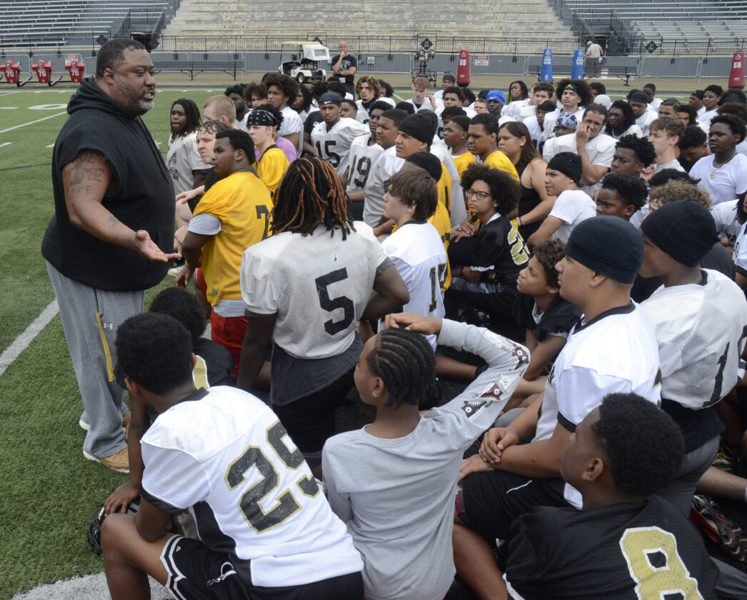 Warren G. Harding hosts 26th annual Frankos Mims-Manoa football camp ...